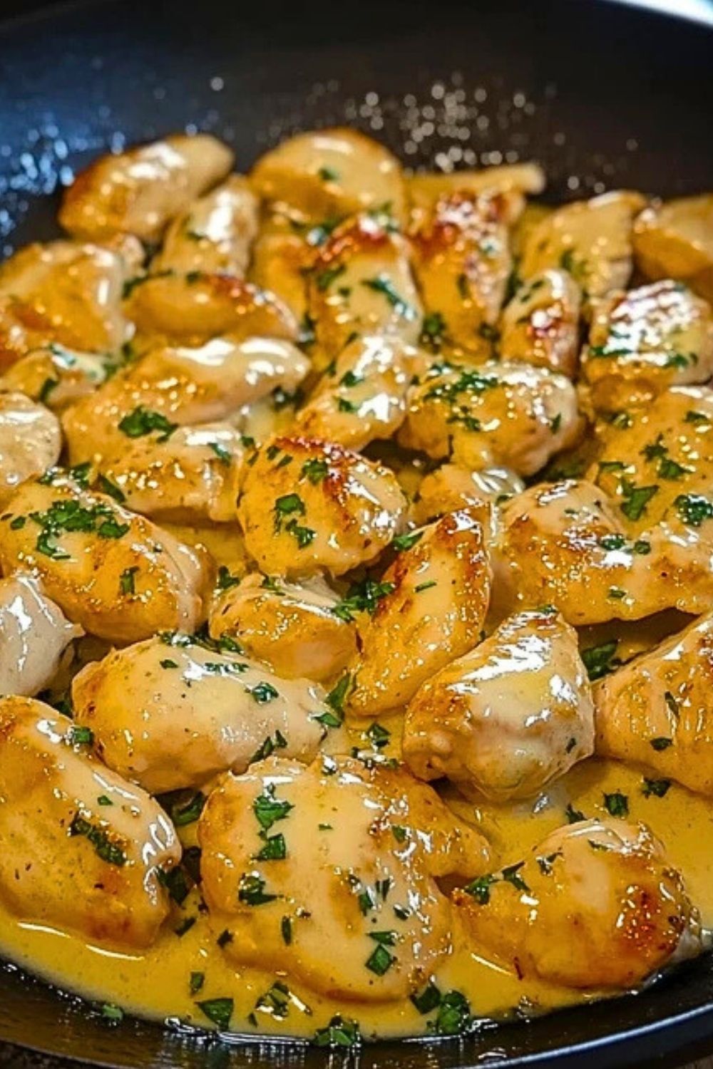 Texas Roadhouse-Style Garlic Butter Chicken Skillet